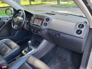 Brown Volkswagen Tiguan 2012 in Siauliai, with an engine capacity of 1.98 L and mileage of 150 thousand km for 5450 €, photo 14 on AUTOMOTO.COM.LV
