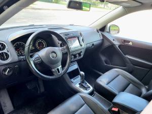 Brown Volkswagen Tiguan 2012 in Siauliai, with an engine capacity of 1.98 L and mileage of 150 thousand km for 5450 €, photo 15 on AUTOMOTO.COM.LV