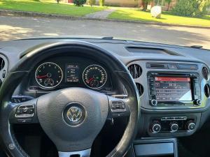 Brown Volkswagen Tiguan 2012 in Siauliai, with an engine capacity of 1.98 L and mileage of 150 thousand km for 5450 €, photo 16 on AUTOMOTO.COM.LV