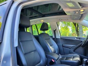 Brown Volkswagen Tiguan 2012 in Siauliai, with an engine capacity of 1.98 L and mileage of 150 thousand km for 5450 €, photo 22 on AUTOMOTO.COM.LV