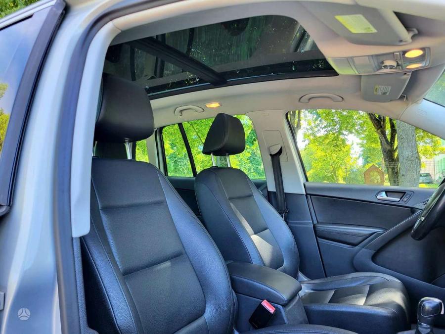 Brown Volkswagen Tiguan 2012 in Siauliai, with an engine capacity of 1.98 L and mileage of 150 thousand km for 5450 €, photo 22 on AUTOMOTO.COM.LV