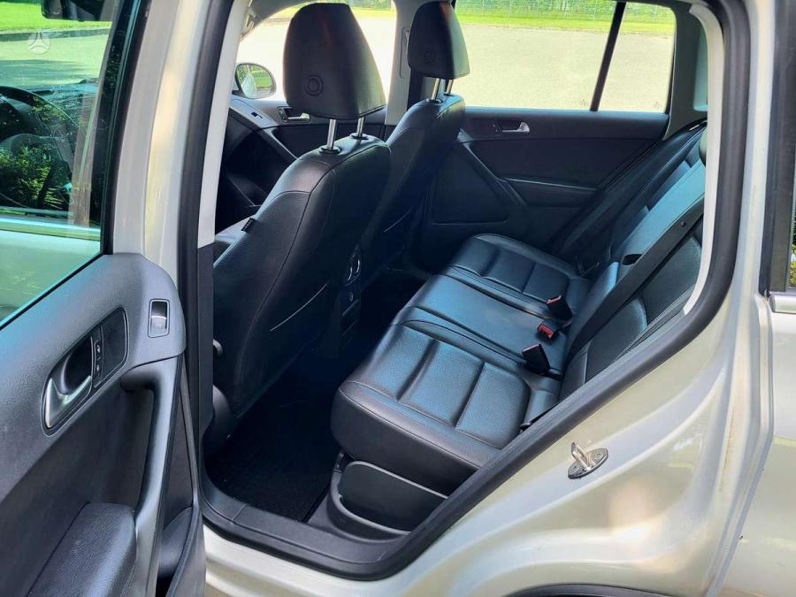 Brown Volkswagen Tiguan 2012 in Siauliai, with an engine capacity of 1.98 L and mileage of 150 thousand km for 5450 €, photo 23 on AUTOMOTO.COM.LV