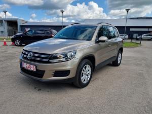 Brown Volkswagen Tiguan 2012 in Riga, with an engine capacity of 2.00 L and mileage of 232 thousand km for 8770 €, photo  on AUTOMOTO.COM.LV