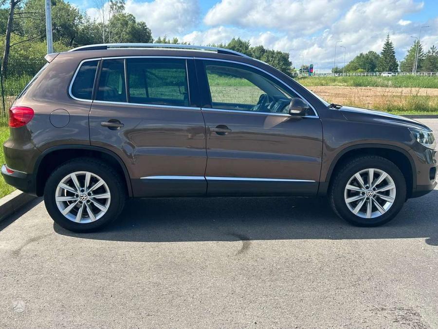 Brūns Volkswagen Tiguan 2012 Utena, ar dzinēja tilpumu 1.98 L un nobraukumu 183 tūkst. km par 8650 €, foto 10 vietnē AUTOMOTO.COM.LV