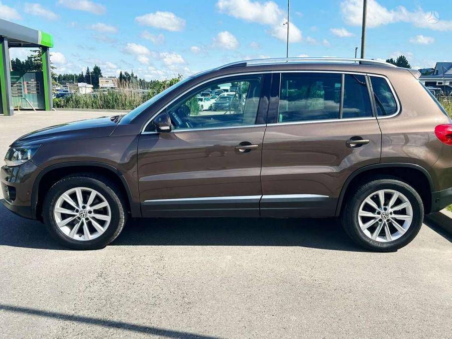 Brūns Volkswagen Tiguan 2012 Utena, ar dzinēja tilpumu 1.98 L un nobraukumu 183 tūkst. km par 8650 €, foto 1 vietnē AUTOMOTO.COM.LV