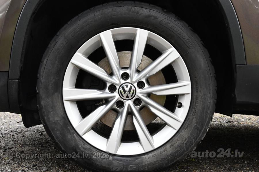 Brown Volkswagen Tiguan 2012 in Tallinn, with an engine capacity of 1.40 L and mileage of 227 thousand km for 8500 €, photo 7 on AUTOMOTO.COM.LV