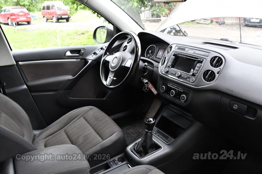 Brown Volkswagen Tiguan 2012 in Tallinn, with an engine capacity of 1.40 L and mileage of 227 thousand km for 8500 €, photo 17 on AUTOMOTO.COM.LV