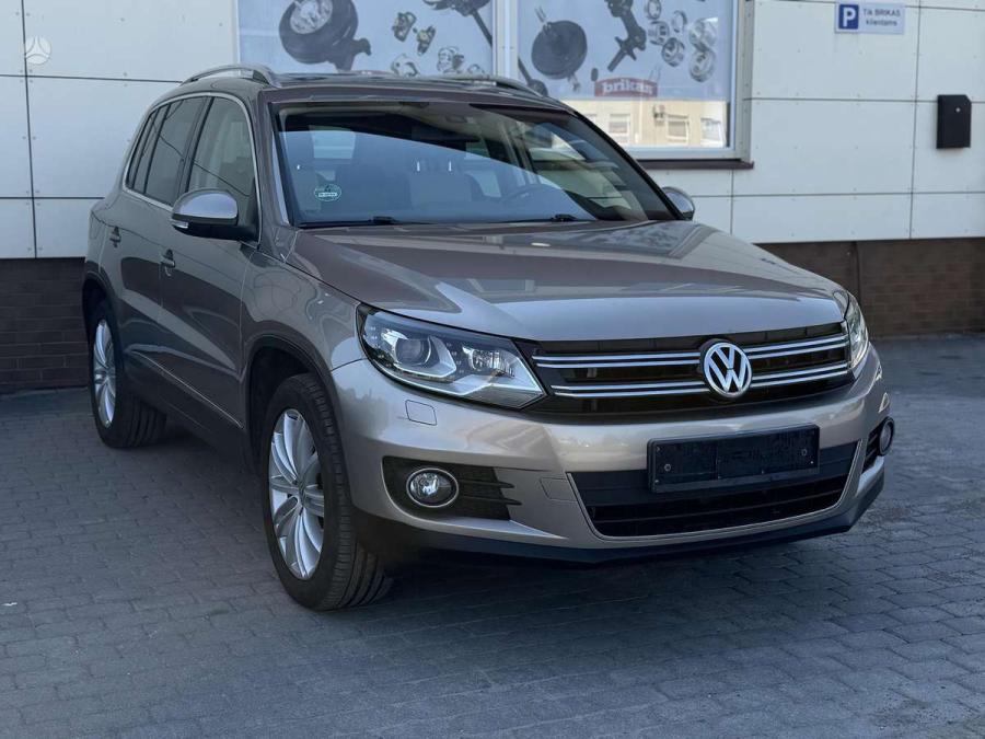 Brown Volkswagen Tiguan 2012 in Kretinga, with an engine capacity of 1.97 L and mileage of 283 thousand km for 7850 €, photo 3 on AUTOMOTO.COM.LV