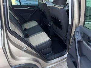 Brown Volkswagen Tiguan 2012 in Kretinga, with an engine capacity of 1.97 L and mileage of 283 thousand km for 7850 €, photo 20 on AUTOMOTO.COM.LV
