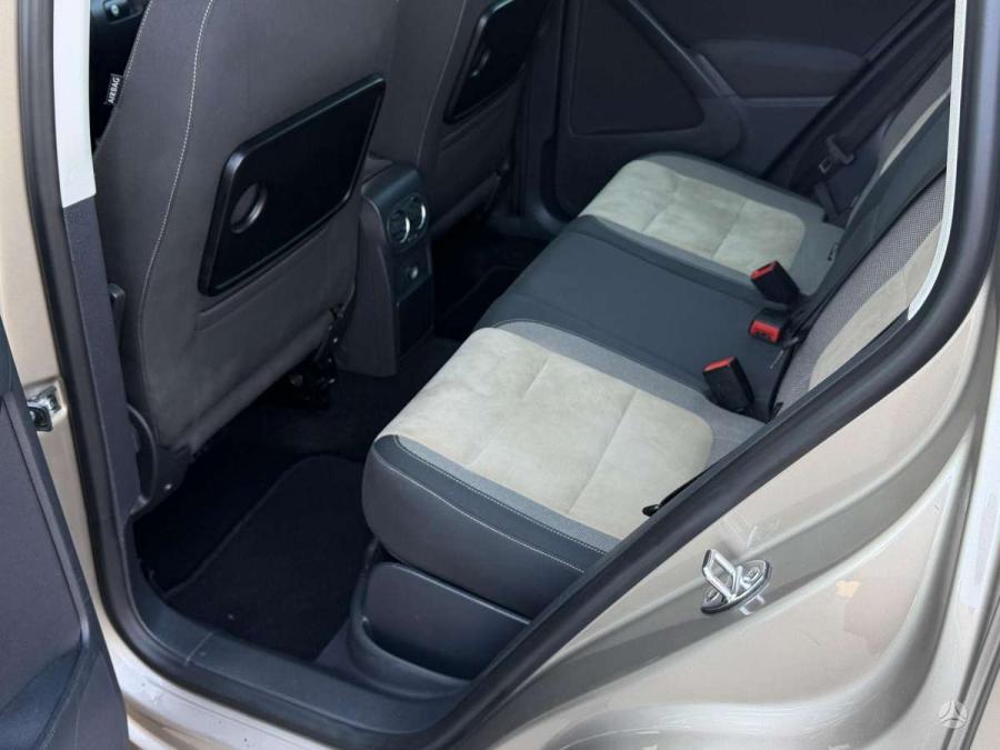 Brown Volkswagen Tiguan 2012 in Kretinga, with an engine capacity of 1.97 L and mileage of 283 thousand km for 7850 €, photo 21 on AUTOMOTO.COM.LV