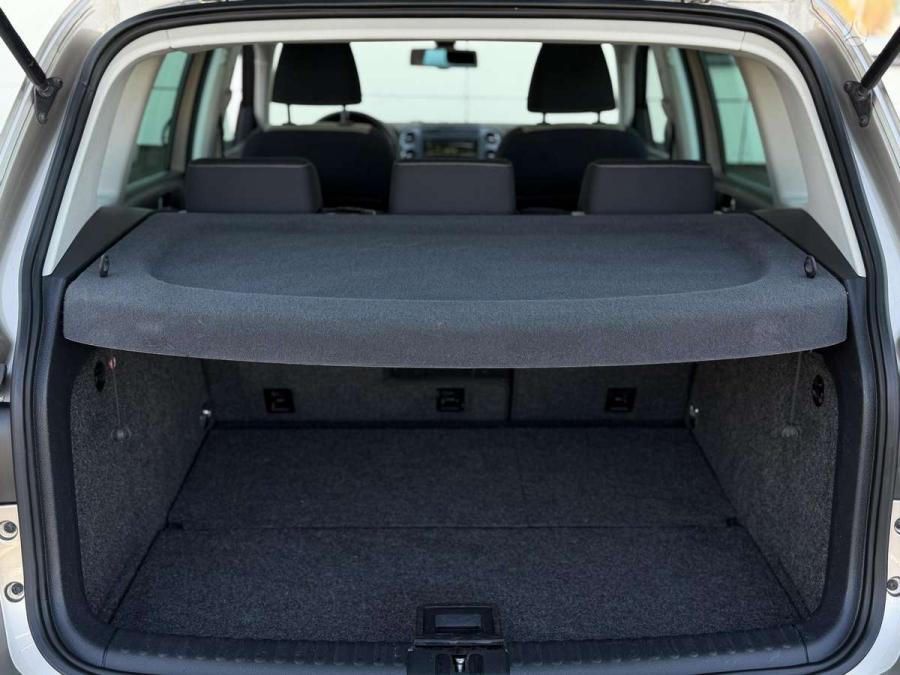 Brown Volkswagen Tiguan 2012 in Kretinga, with an engine capacity of 1.97 L and mileage of 283 thousand km for 7850 €, photo 22 on AUTOMOTO.COM.LV