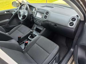 Brown Volkswagen Tiguan 2012 in Silute, with an engine capacity of 1.97 L and mileage of 330 thousand km for 5700 €, photo 19 on AUTOMOTO.COM.LV