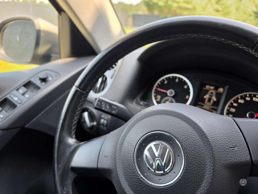 Brown Volkswagen Tiguan 2012 in Silute, with an engine capacity of 1.97 L and mileage of 330 thousand km for 5700 €, photo 23 on AUTOMOTO.COM.LV