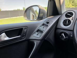 Brown Volkswagen Tiguan 2012 in Silute, with an engine capacity of 1.97 L and mileage of 330 thousand km for 5700 €, photo 24 on AUTOMOTO.COM.LV
