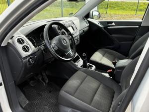 Brūns Volkswagen Tiguan 2012 Saldus, ar dzinēja tilpumu 2.00 L un nobraukumu 279 tūkst. km par 8890 €, foto 8 vietnē AUTOMOTO.COM.LV