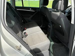 Brūns Volkswagen Tiguan 2012 Saldus, ar dzinēja tilpumu 2.00 L un nobraukumu 279 tūkst. km par 8890 €, foto 9 vietnē AUTOMOTO.COM.LV