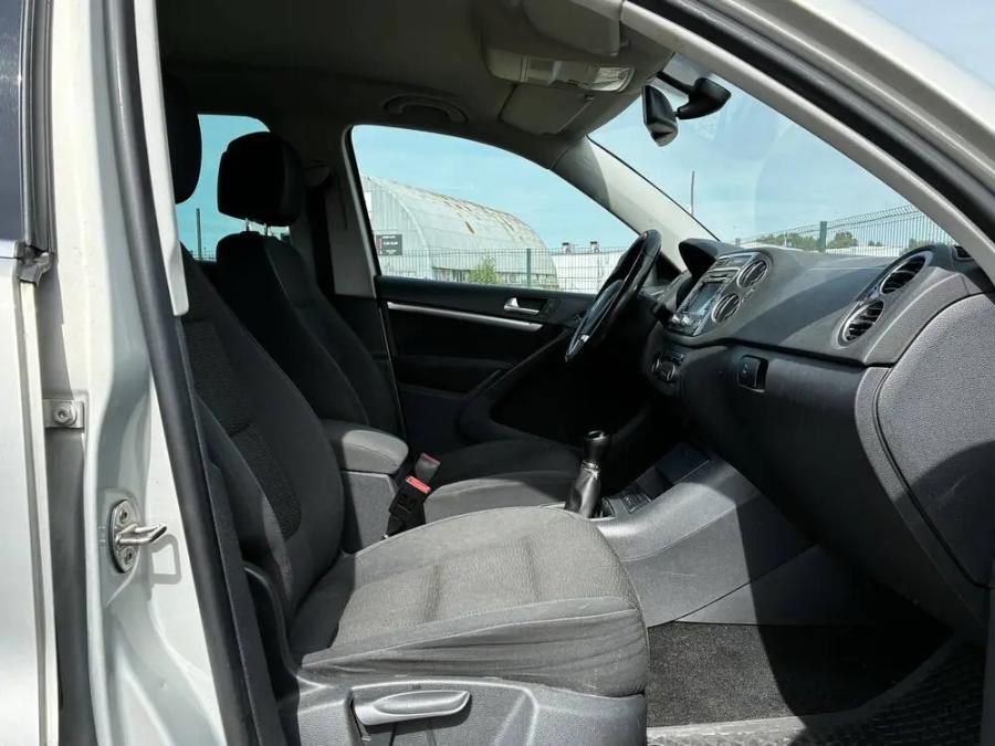 Brūns Volkswagen Tiguan 2012 Saldus, ar dzinēja tilpumu 2.00 L un nobraukumu 279 tūkst. km par 8890 €, foto 16 vietnē AUTOMOTO.COM.LV