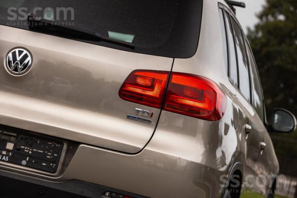 Volkswagen Tiguan 2012 in Jelgava on AUTOMOTO.COM.LV Brown Volkswagen Tiguan 2012 in Jelgava, with an engine capacity of 2.00 L and mileage of 174 thousand km for 10999 €, photo 11 on AUTOMOTO.COM.LV