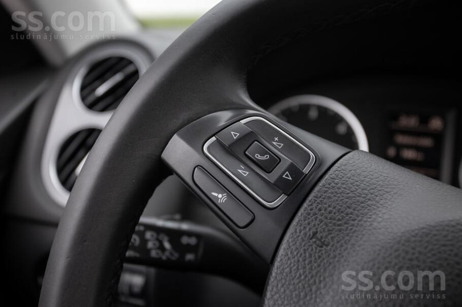Brūns Volkswagen Tiguan 2012 Jelgava, ar dzinēja tilpumu 2.00 L un nobraukumu 174 tūkst. km par 10999 €, foto 29 vietnē AUTOMOTO.COM.LV