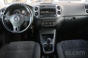 Brown Volkswagen Tiguan 2012 in Tukums, with an engine capacity of 1.40 L and mileage of 148 thousand km for 9358 €, photo 10 on AUTOMOTO.COM.LV