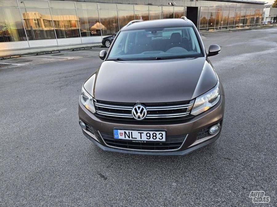 Brūns Volkswagen Tiguan 2013 Panevēža, ar dzinēja tilpumu 2.00 L un nobraukumu 282 tūkst. km par 6800 €, foto 2 vietnē AUTOMOTO.COM.LV