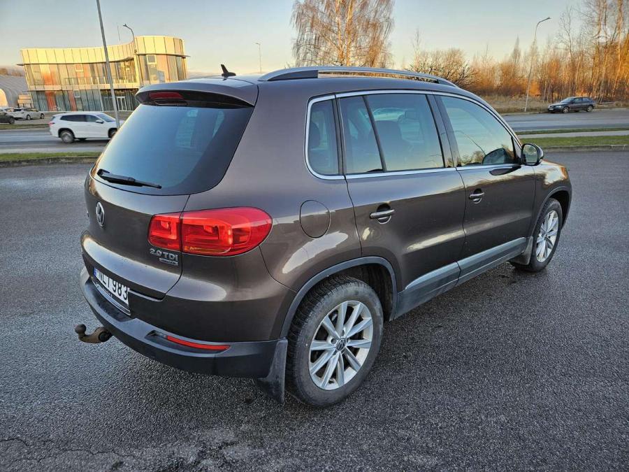 Brūns Volkswagen Tiguan 2013 Panevēža, ar dzinēja tilpumu 1.97 L un nobraukumu 282 tūkst. km par 6800 €, foto 6 vietnē AUTOMOTO.COM.LV