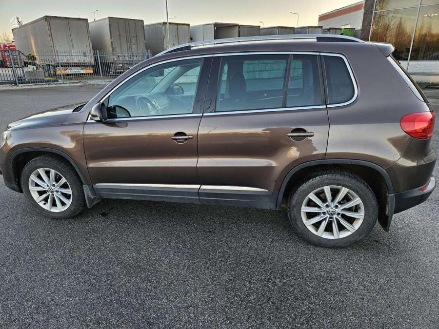 Brūns Volkswagen Tiguan 2013 Panevēža, ar dzinēja tilpumu 1.97 L un nobraukumu 282 tūkst. km par 6800 €, foto 7 vietnē AUTOMOTO.COM.LV