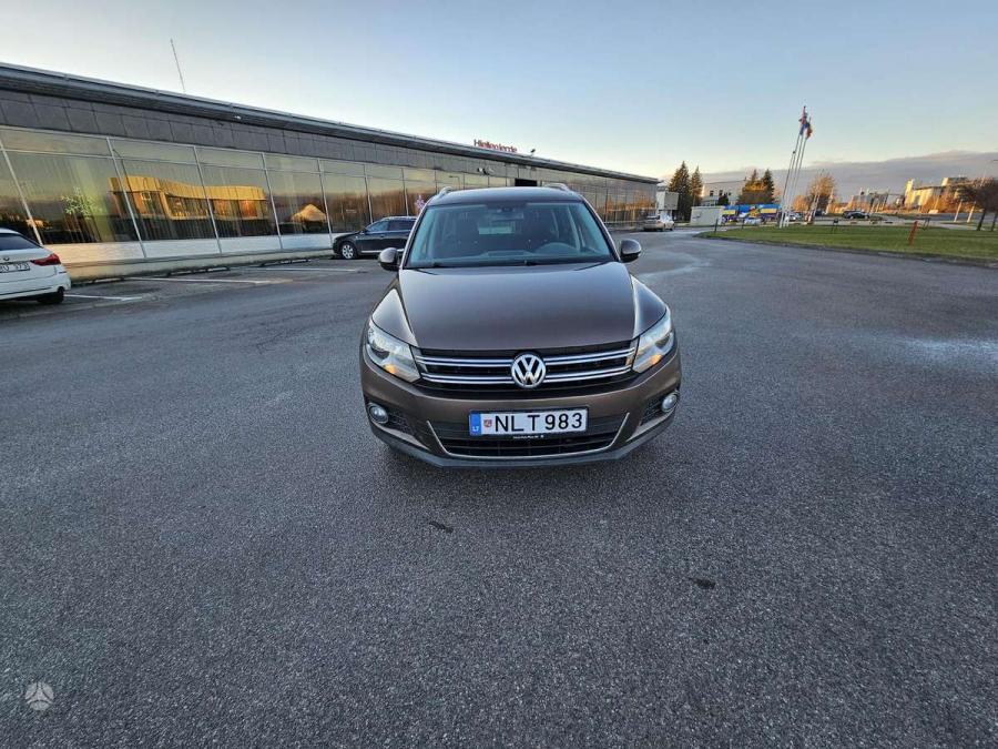 Brūns Volkswagen Tiguan 2013 Panevēža, ar dzinēja tilpumu 1.97 L un nobraukumu 282 tūkst. km par 6800 €, foto 17 vietnē AUTOMOTO.COM.LV
