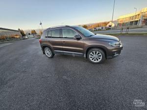 Brown Volkswagen Tiguan 2013 in Panevezys, with an engine capacity of 2.00 L and mileage of 282 thousand km for 6700 €, photo 9 on AUTOMOTO.COM.LV