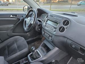 Brown Volkswagen Tiguan 2013 in Panevezys, with an engine capacity of 2.00 L and mileage of 282 thousand km for 6700 €, photo 18 on AUTOMOTO.COM.LV