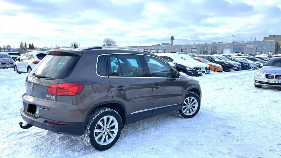 Brown Volkswagen Tiguan 2013 in Taurage, with an engine capacity of 1.97 L and mileage of 88 thousand km for 8500 €, photo 8 on AUTOMOTO.COM.LV