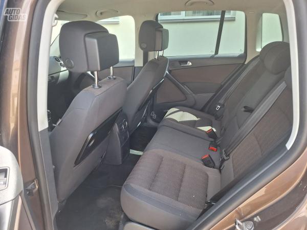 Brūns Volkswagen Tiguan 2013 Ignalina, ar dzinēja tilpumu 2.00 L un nobraukumu 295 tūkst. km par 4450 €, foto 8 vietnē AUTOMOTO.COM.LV
