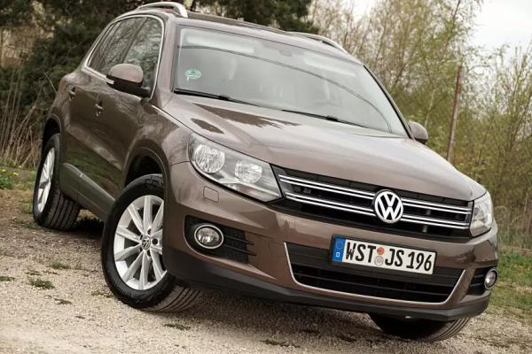 Brown Volkswagen Tiguan 2013 in Riga, with an engine capacity of 2.00 L and mileage of 154 thousand km for 12700 €, photo 2 on AUTOMOTO.COM.LV