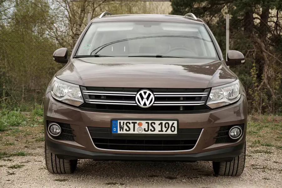 Brown Volkswagen Tiguan 2013 in Riga, with an engine capacity of 2.00 L and mileage of 154 thousand km for 12700 €, photo 4 on AUTOMOTO.COM.LV