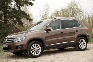 Brown Volkswagen Tiguan 2013 in Riga, with an engine capacity of 2.00 L and mileage of 154 thousand km for 12700 €, photo 6 on AUTOMOTO.COM.LV