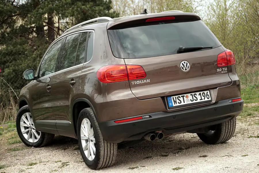 Brown Volkswagen Tiguan 2013 in Riga, with an engine capacity of 2.00 L and mileage of 154 thousand km for 12700 €, photo 10 on AUTOMOTO.COM.LV