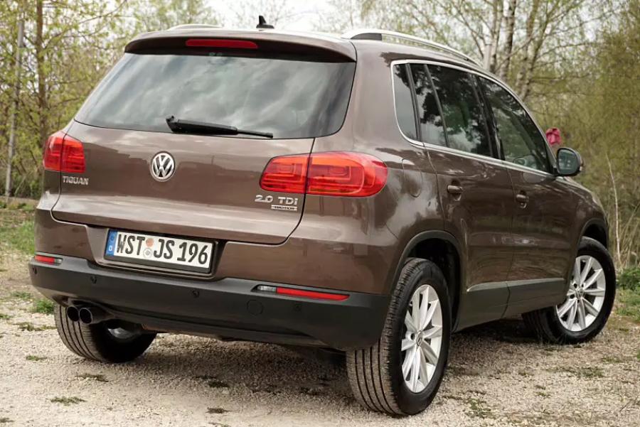 Brown Volkswagen Tiguan 2013 in Riga, with an engine capacity of 2.00 L and mileage of 154 thousand km for 12700 €, photo 12 on AUTOMOTO.COM.LV
