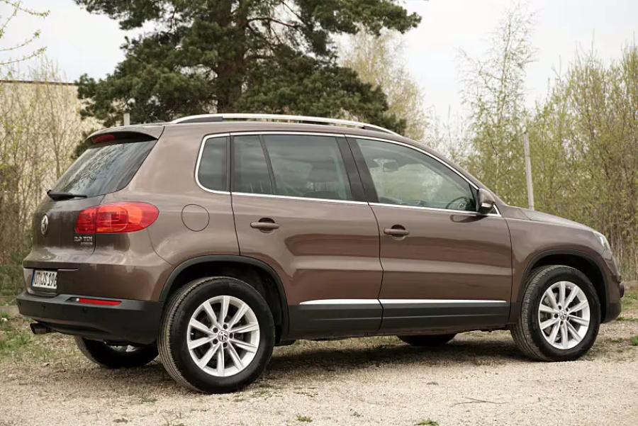 Brown Volkswagen Tiguan 2013 in Riga, with an engine capacity of 2.00 L and mileage of 154 thousand km for 12700 €, photo 13 on AUTOMOTO.COM.LV
