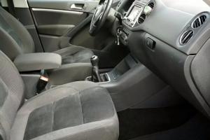 Brown Volkswagen Tiguan 2013 in Riga, with an engine capacity of 2.00 L and mileage of 154 thousand km for 12700 €, photo 17 on AUTOMOTO.COM.LV