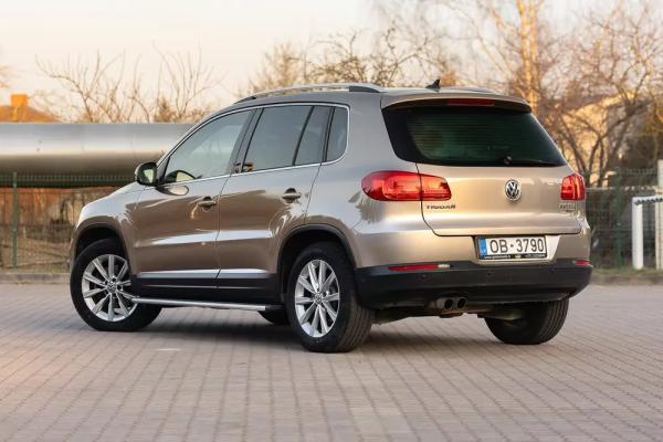 Brūns Volkswagen Tiguan 2013 Jelgava, ar dzinēja tilpumu 2.00 L un nobraukumu 267 tūkst. km par 11900 €, foto 4 vietnē AUTOMOTO.COM.LV