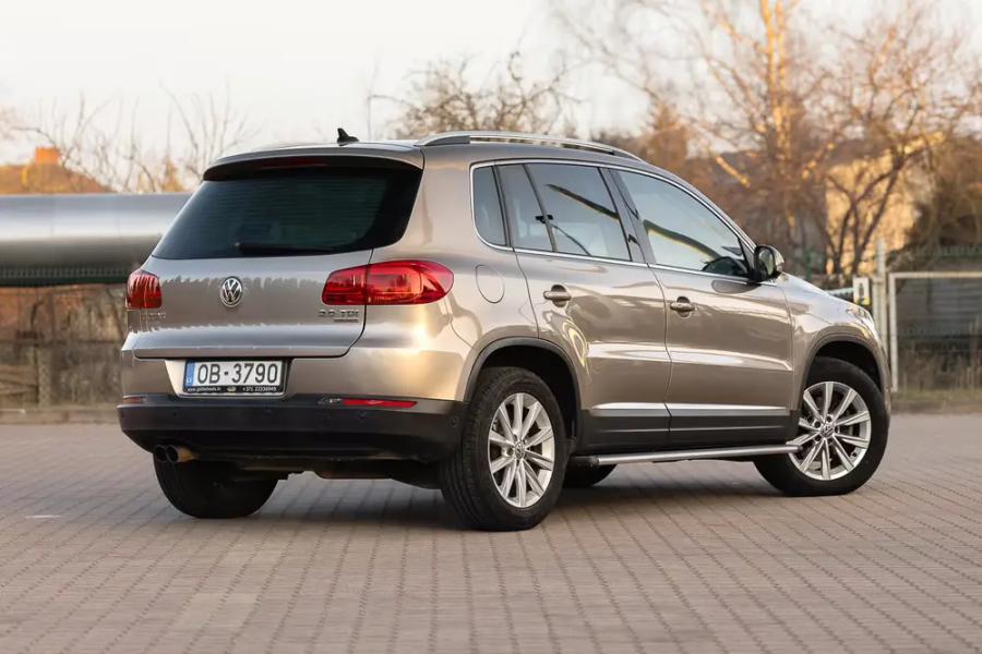 Brown Volkswagen Tiguan 2013 in Jelgava, with an engine capacity of 2.00 L and mileage of 267 thousand km for 11900 €, photo 6 on AUTOMOTO.COM.LV