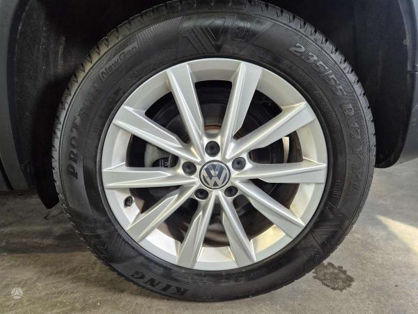 Brown Volkswagen Tiguan 2013 in Raseiniai, with an engine capacity of 1.97 L and mileage of 241 thousand km for 8400 €, photo 9 on AUTOMOTO.COM.LV