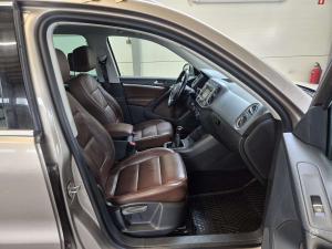 Brūns Volkswagen Tiguan 2013 Raseiniai, ar dzinēja tilpumu 1.97 L un nobraukumu 241 tūkst. km par 8400 €, foto 17 vietnē AUTOMOTO.COM.LV