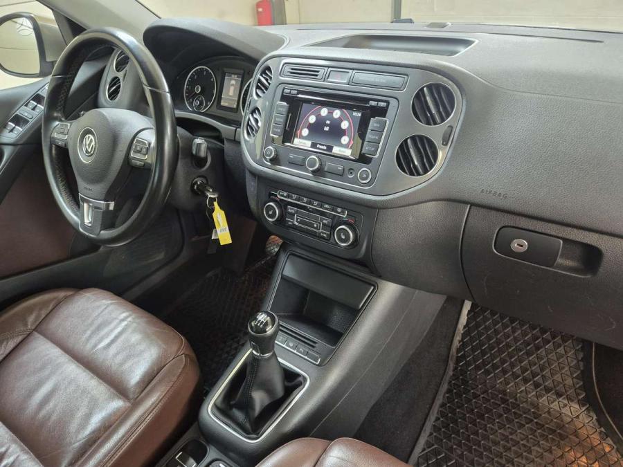 Brūns Volkswagen Tiguan 2013 Raseiniai, ar dzinēja tilpumu 1.97 L un nobraukumu 241 tūkst. km par 8400 €, foto 18 vietnē AUTOMOTO.COM.LV
