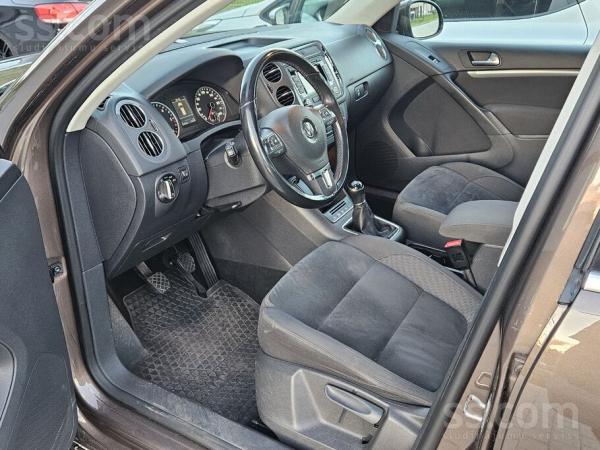 Brūns Volkswagen Tiguan 2013 Jūrmala, ar dzinēja tilpumu 2.00 L un nobraukumu 255 tūkst. km par 7800 €, foto 7 vietnē AUTOMOTO.COM.LV