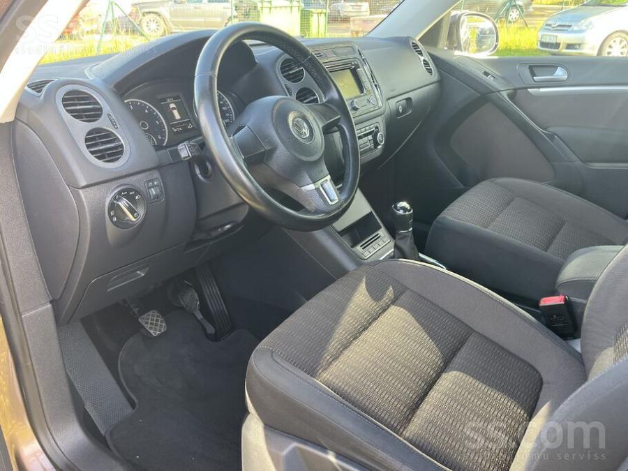 Brūns Volkswagen Tiguan 2013 Valmiera, ar dzinēja tilpumu 2.00 L un nobraukumu 0 tūkst. km par 9800 €, foto 9 vietnē AUTOMOTO.COM.LV
