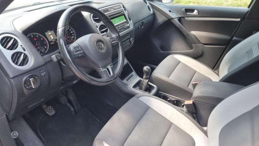 Brūns Volkswagen Tiguan 2013 Viļņa, ar dzinēja tilpumu 1.39 L un nobraukumu 210 tūkst. km par 6999 €, foto 12 vietnē AUTOMOTO.COM.LV
