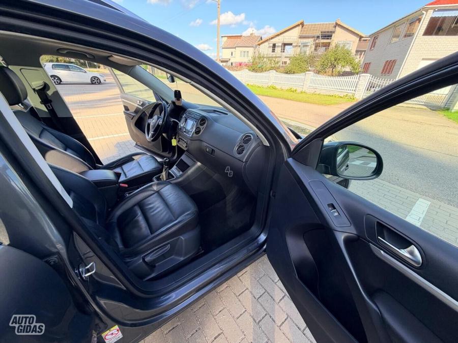 Brūns Volkswagen Tiguan 2013 Ignalina, ar dzinēja tilpumu 2.00 L un nobraukumu 233 tūkst. km par 8990 €, foto 6 vietnē AUTOMOTO.COM.LV