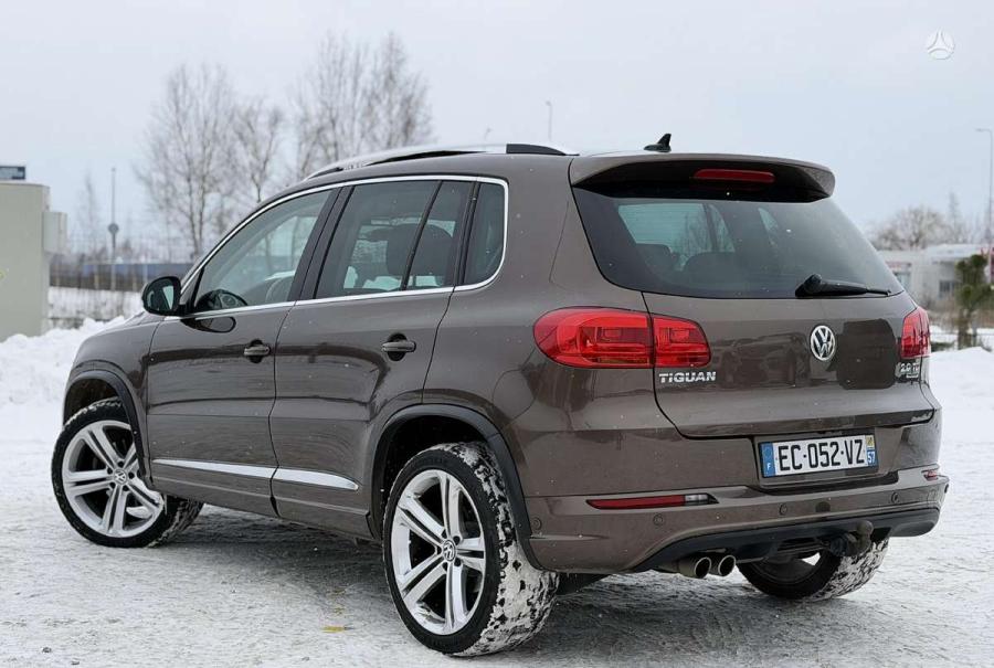 Brown Volkswagen Tiguan 2014 in Taurage, with an engine capacity of 1.97 L and mileage of 225 thousand km for 10400 €, photo 15 on AUTOMOTO.COM.LV
