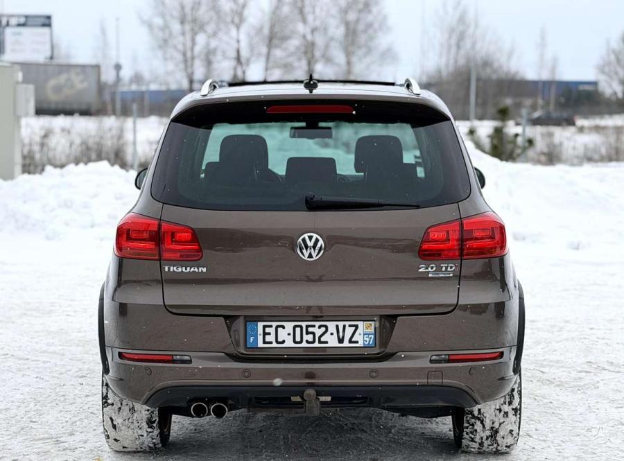 Brown Volkswagen Tiguan 2014 in Taurage, with an engine capacity of 1.97 L and mileage of 225 thousand km for 10400 €, photo 17 on AUTOMOTO.COM.LV